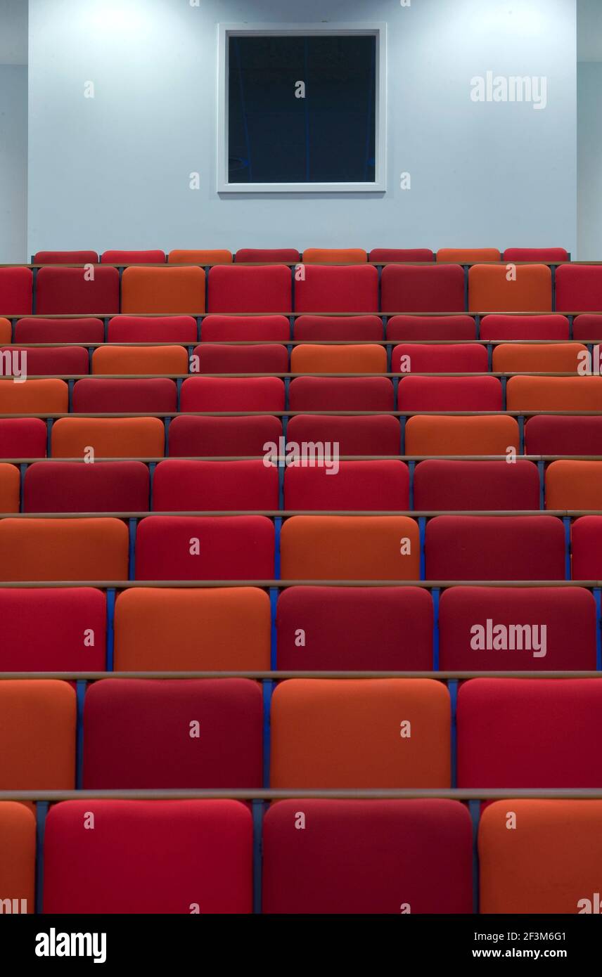 Lecture theatre seating hi-res stock photography and images - Alamy