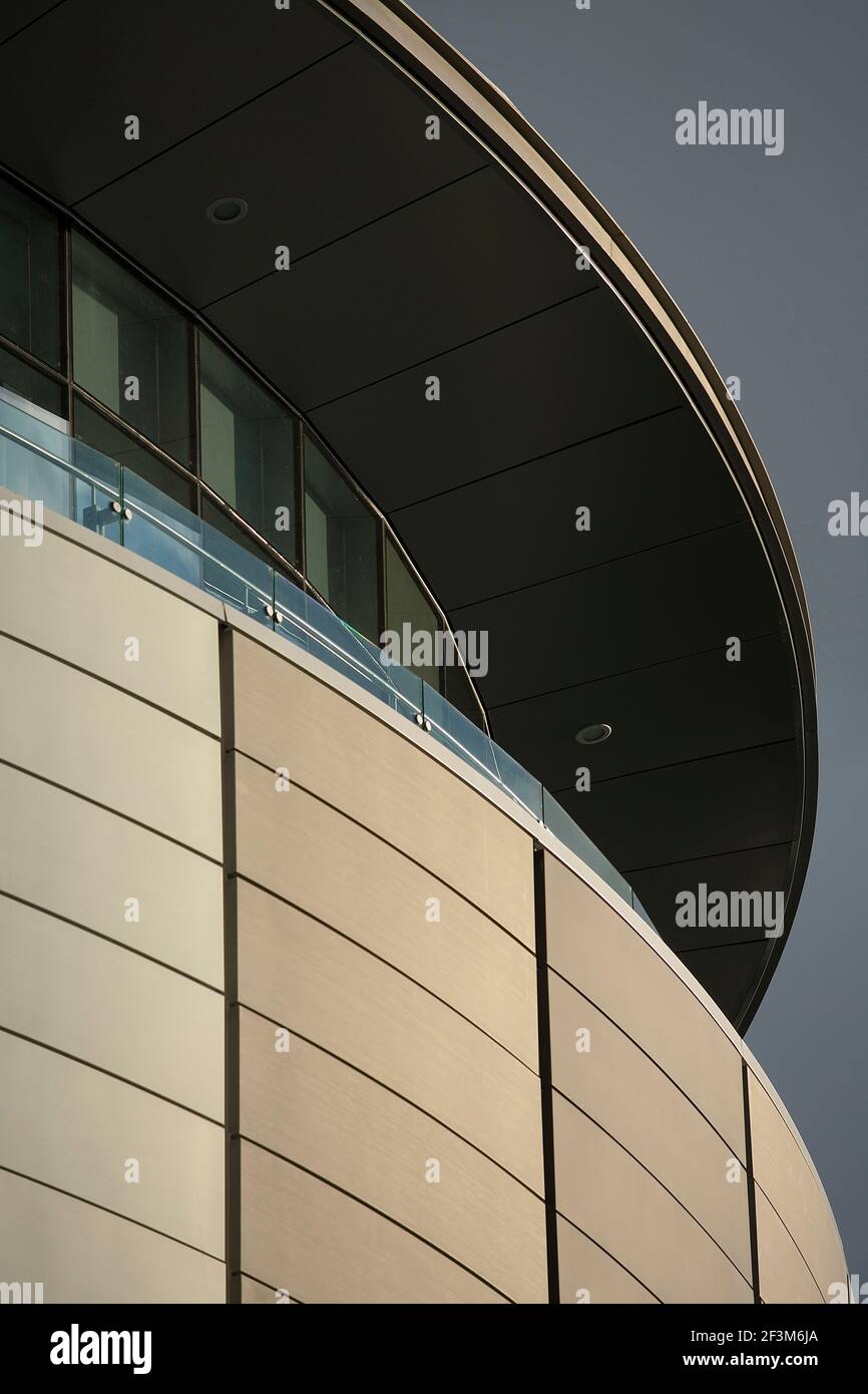 Curved roof section hi-res stock photography and images - Alamy