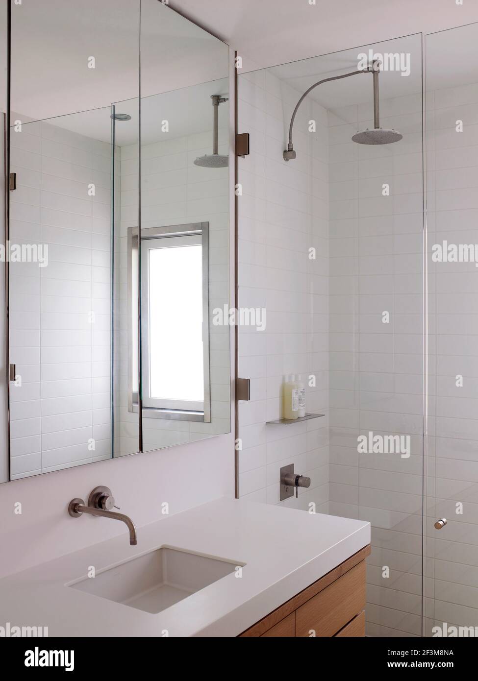 Canadian modern houses hi-res stock photography and images - Alamy