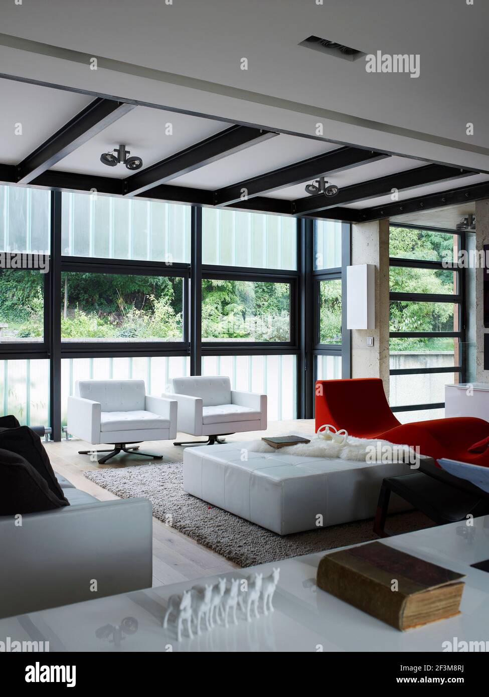 Full length windows hi-res stock photography and images - Alamy