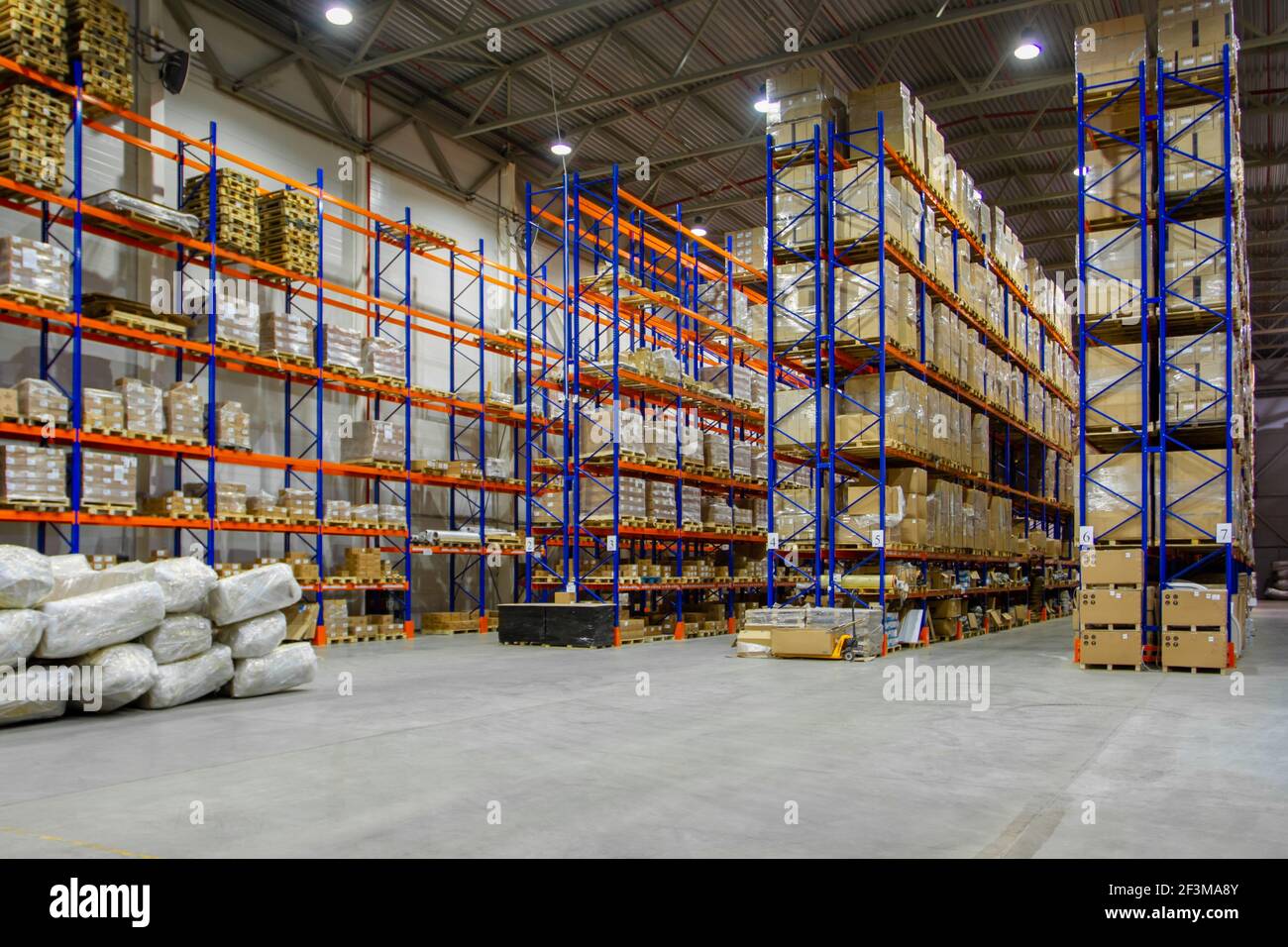 Modern warehouse interior hi-res stock photography and images - Alamy