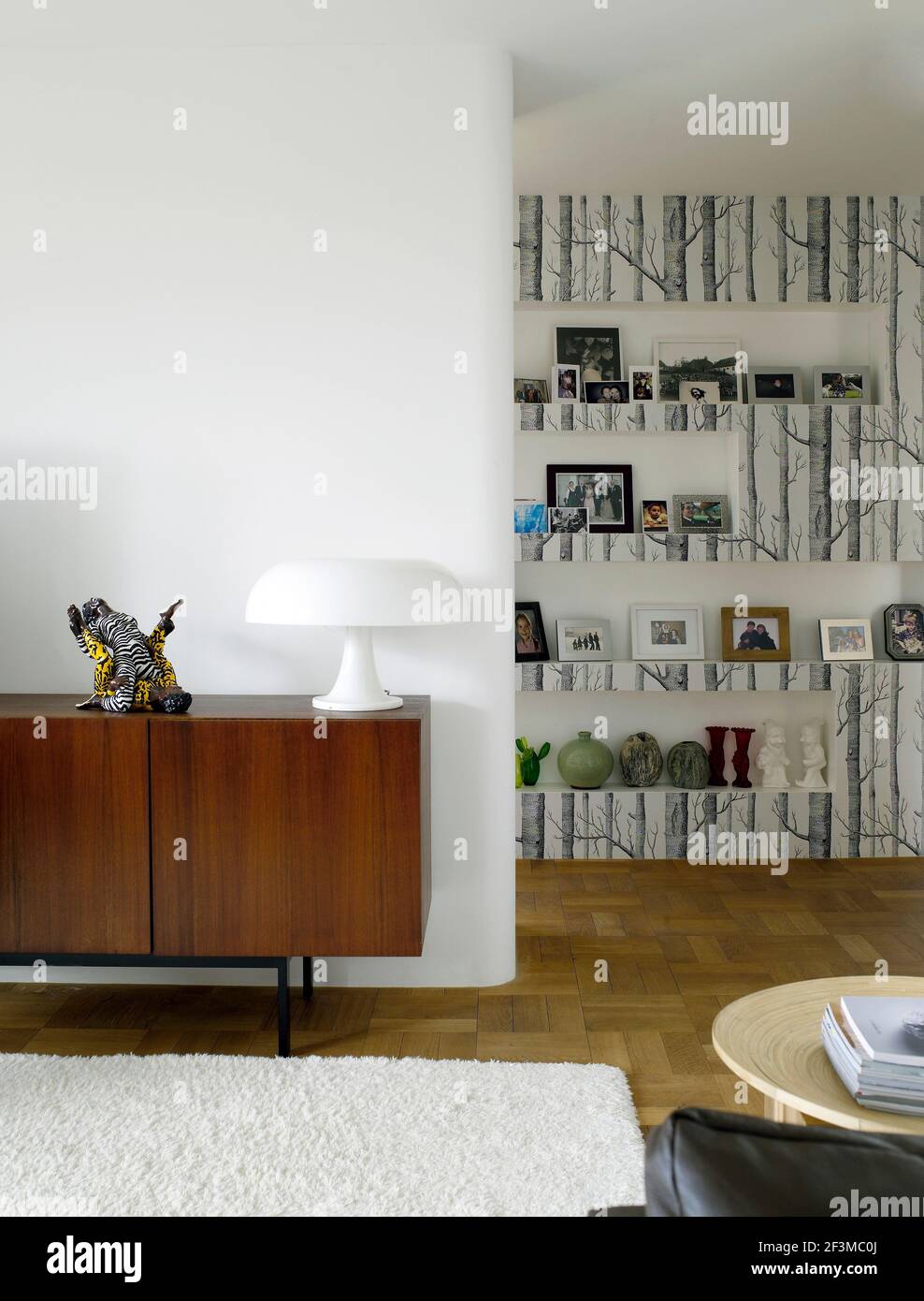 Inset shelving hi-res stock photography and images - Alamy