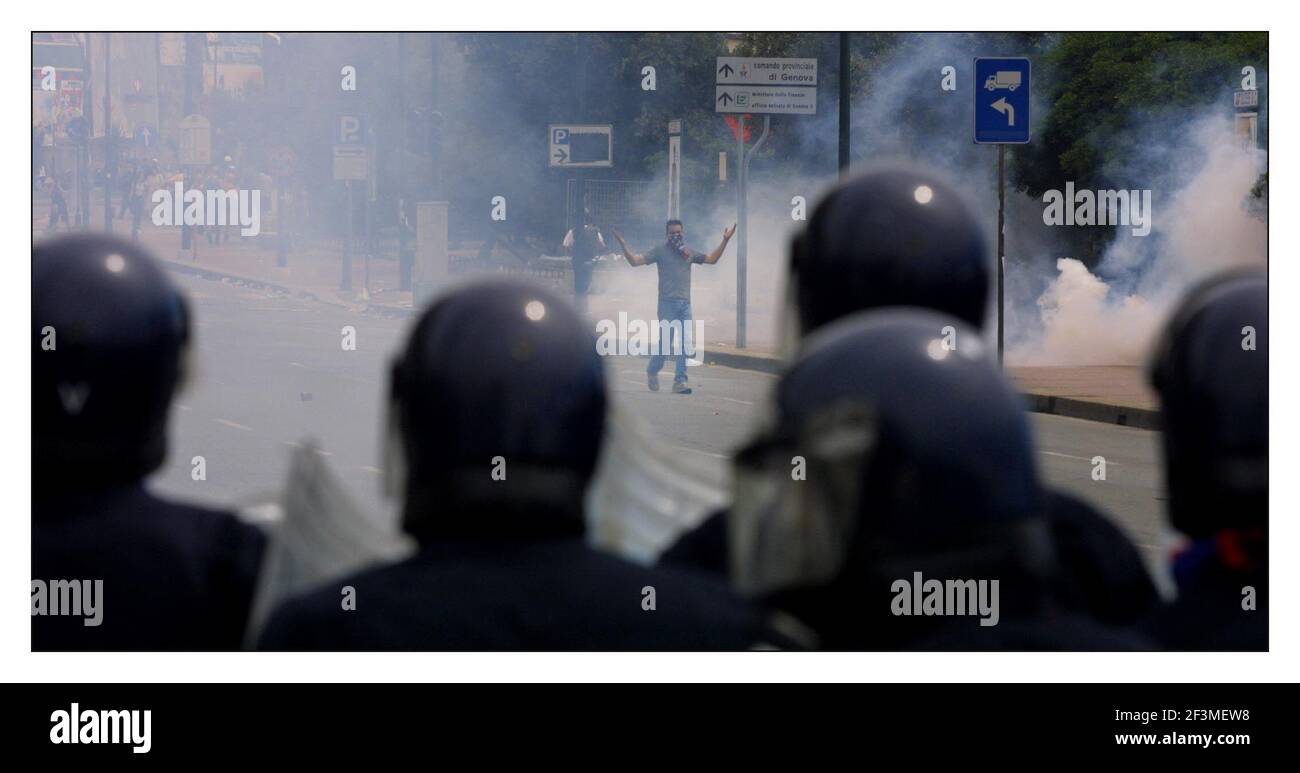 RIOTS ON STREETS OF GENOA AT G8 SUMMIT Stock Photo - Alamy