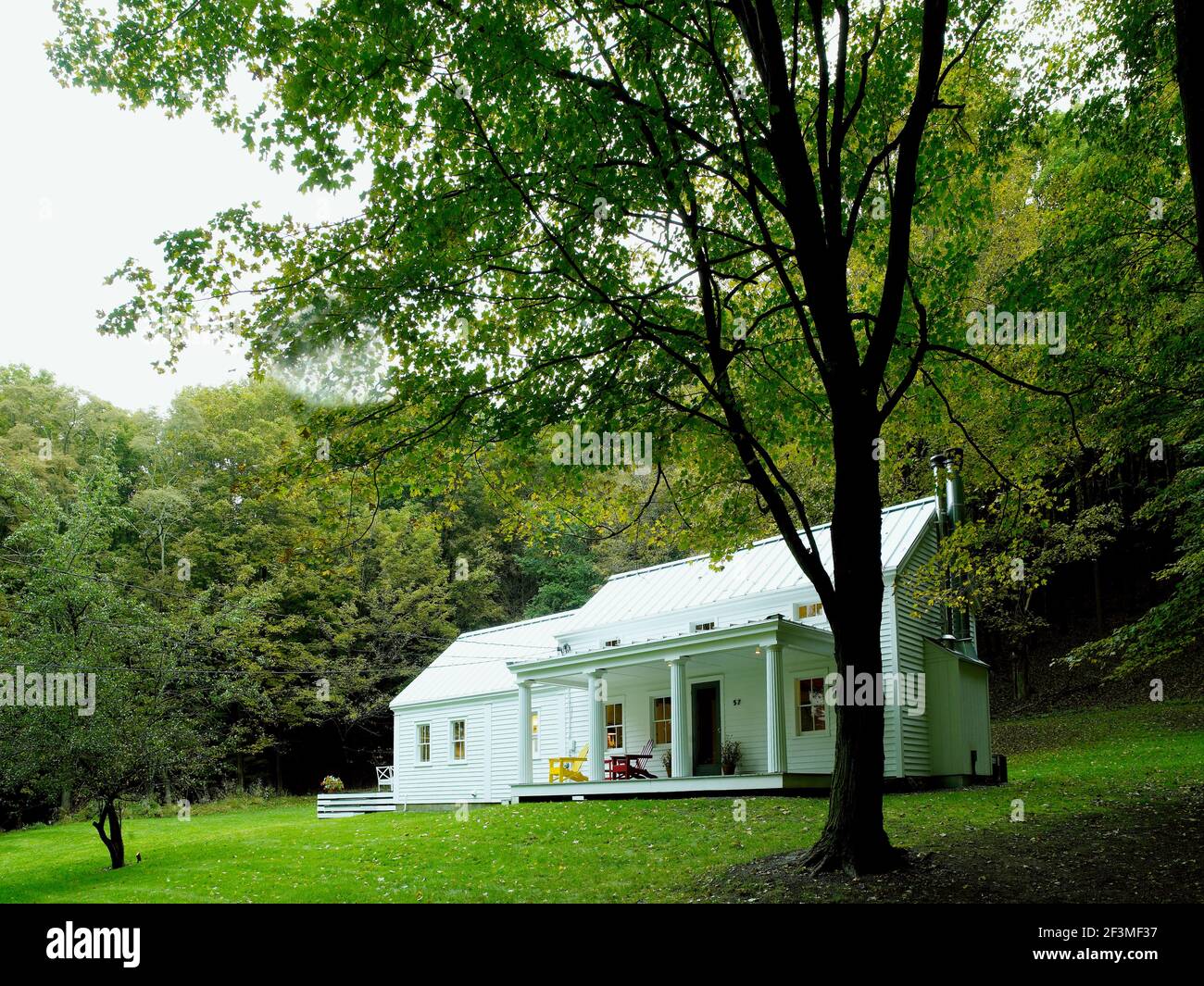 Larson ny hi-res stock photography and images - Alamy