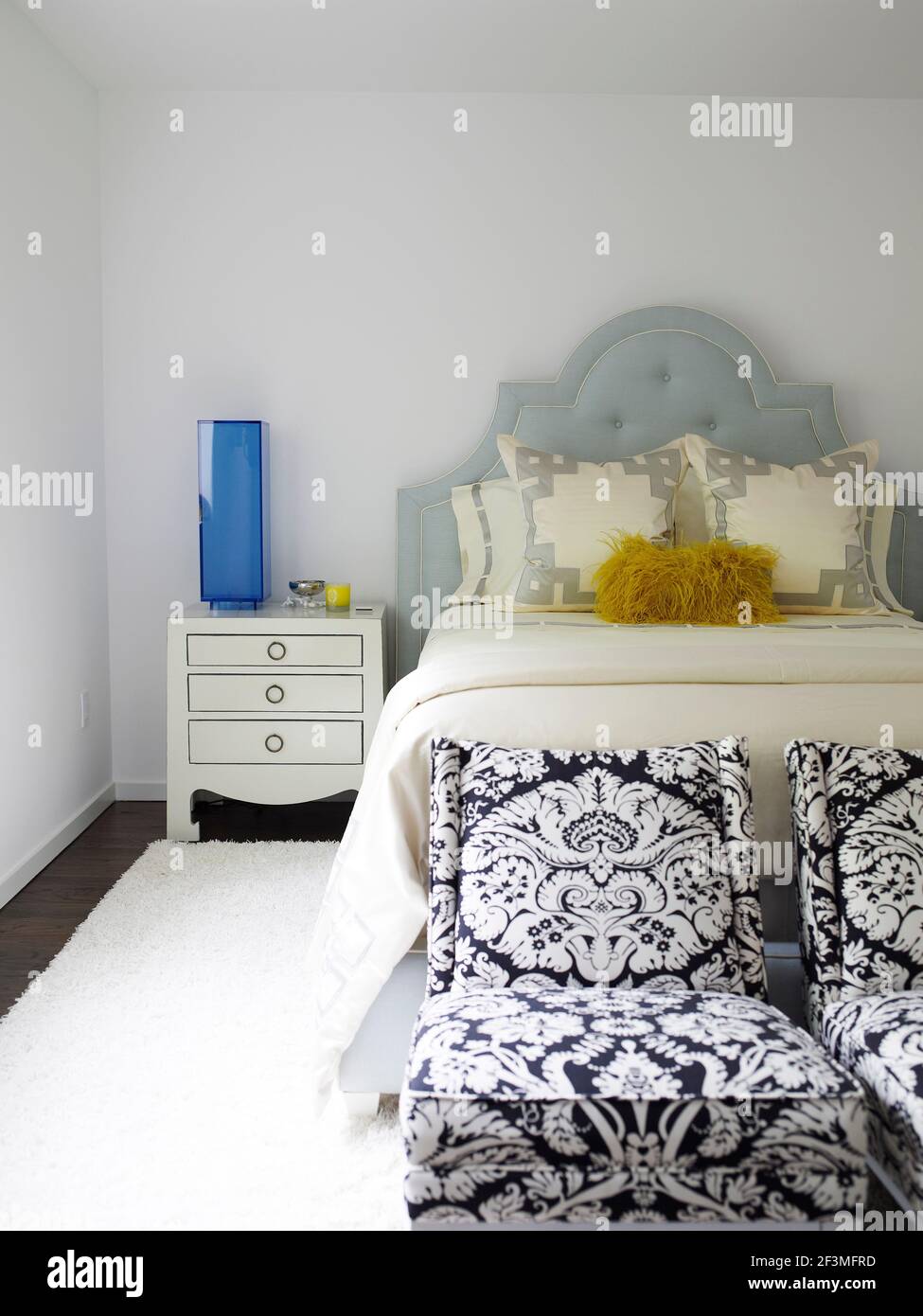 Patterned chair hi-res stock photography and images - Alamy