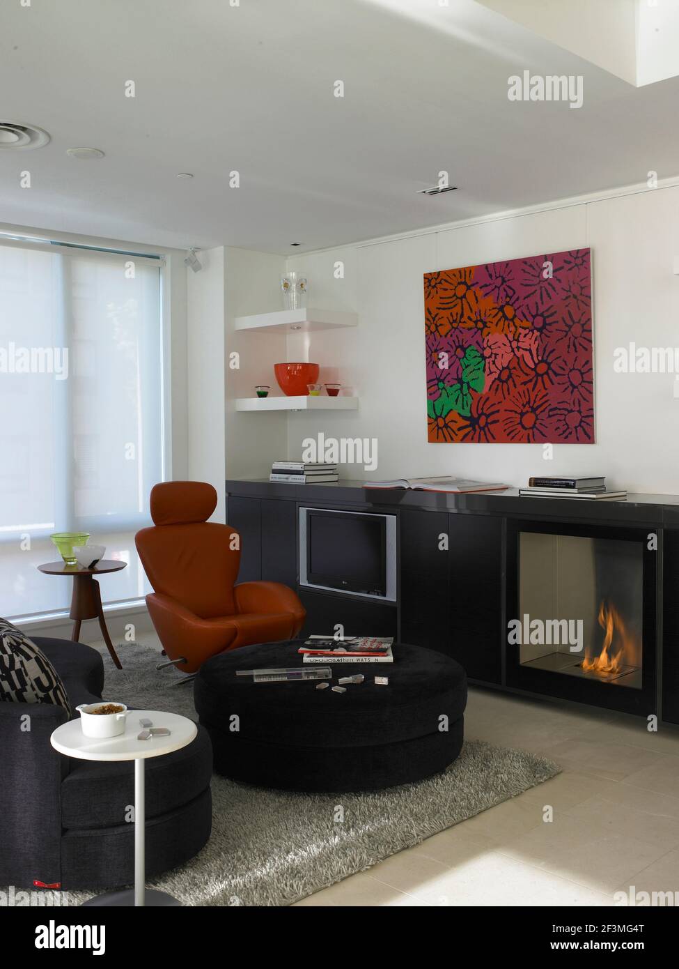 Lit fire hi-res stock photography and images - Alamy