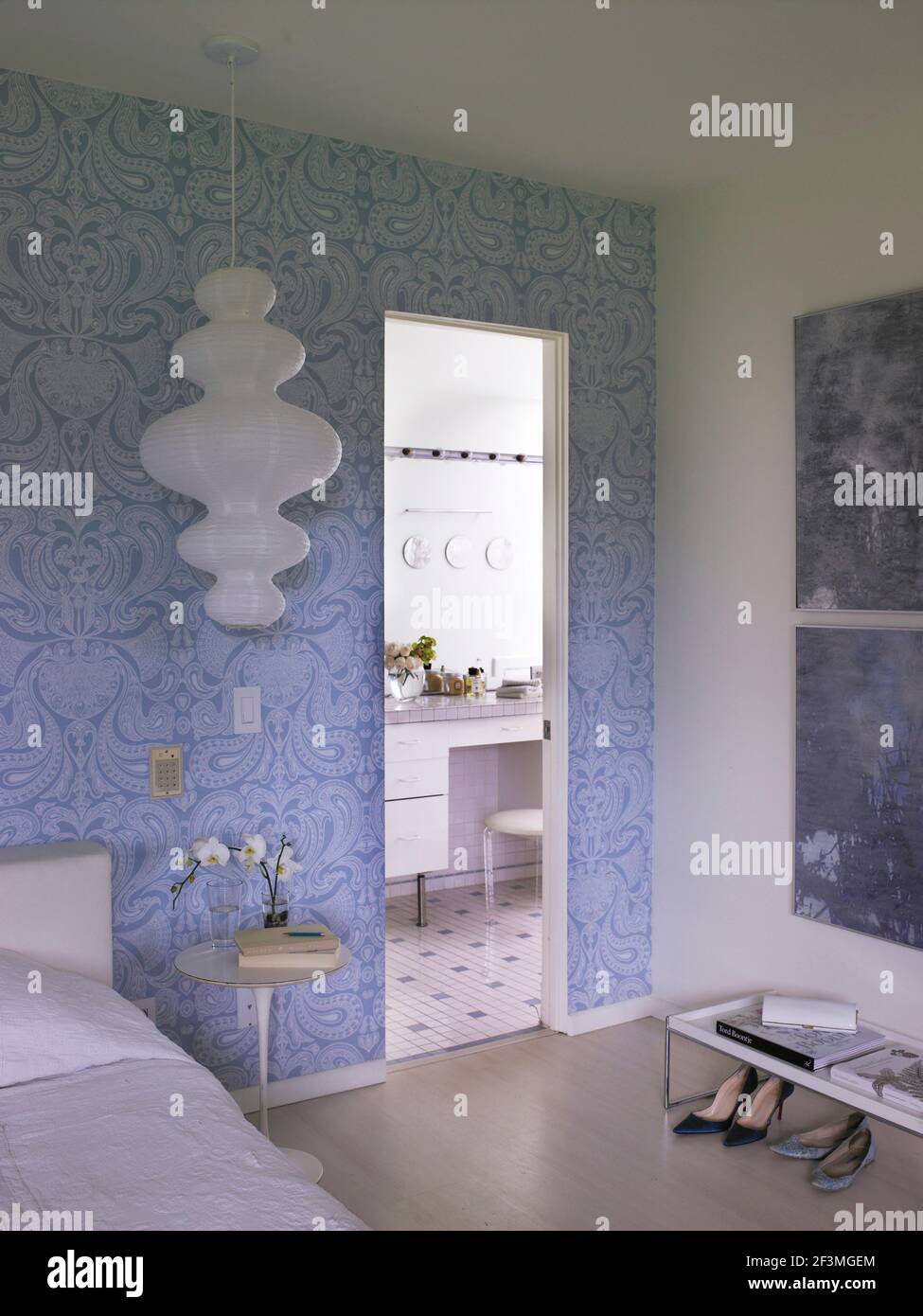 View through doorway to bedroom hi-res stock photography and images - Alamy