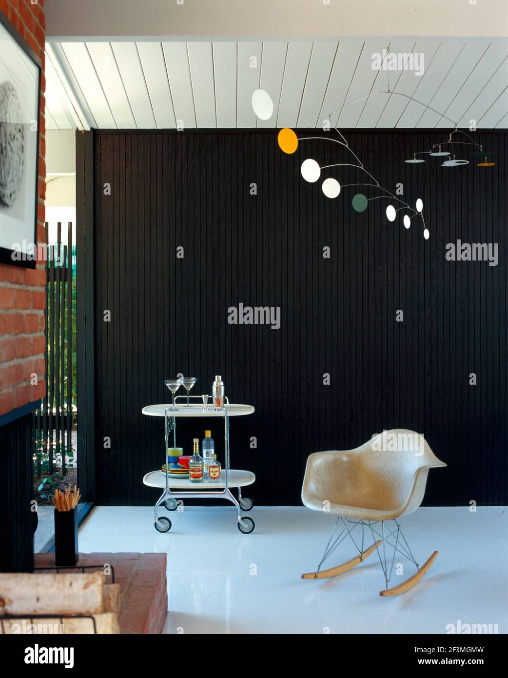 Drinks trolley hi-res stock photography and images - Alamy