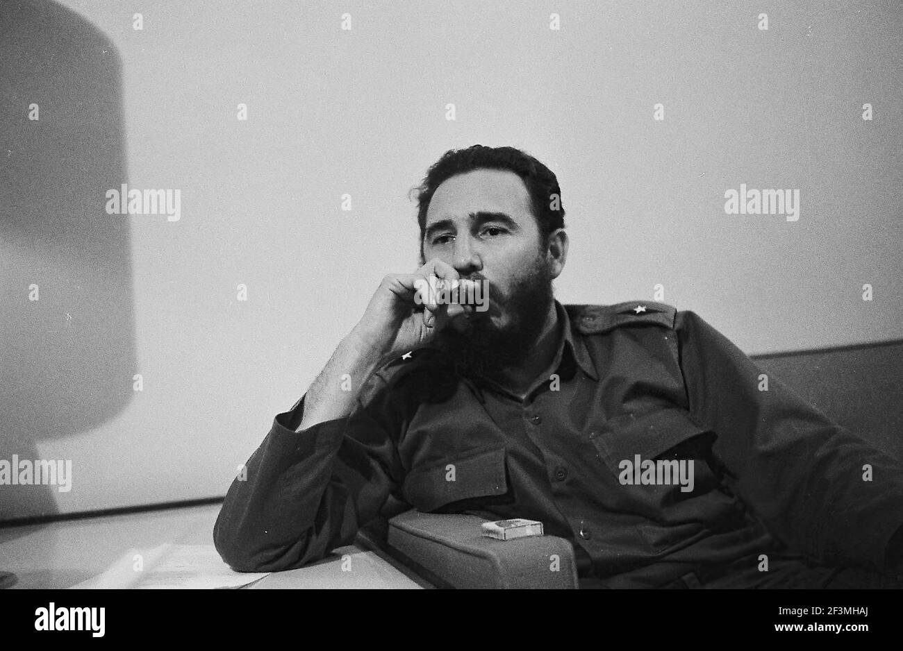 Fidel castro cigar historical hi-res stock photography and images - Alamy