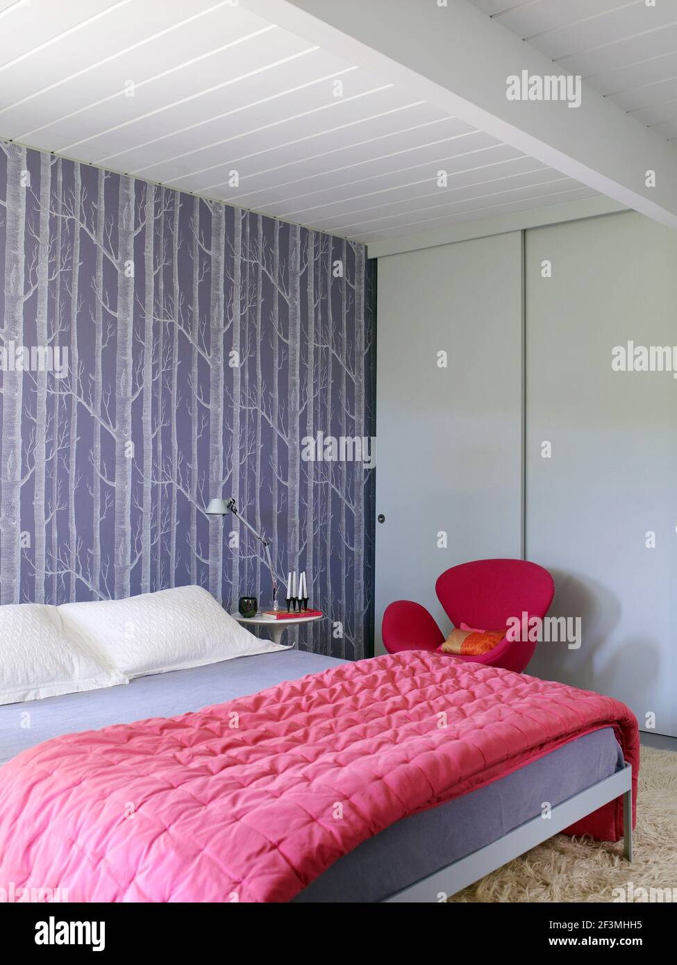 Pink quilt hi-res stock photography and images - Alamy