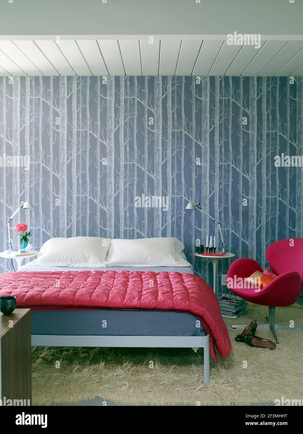 Pink quilt hi-res stock photography and images - Alamy