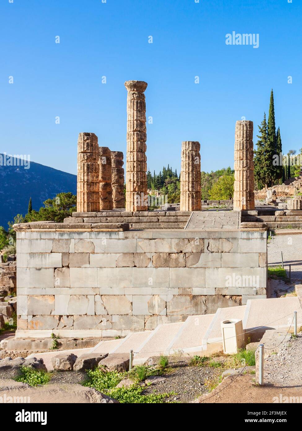 Ancient greek altar hi-res stock photography and images - Alamy