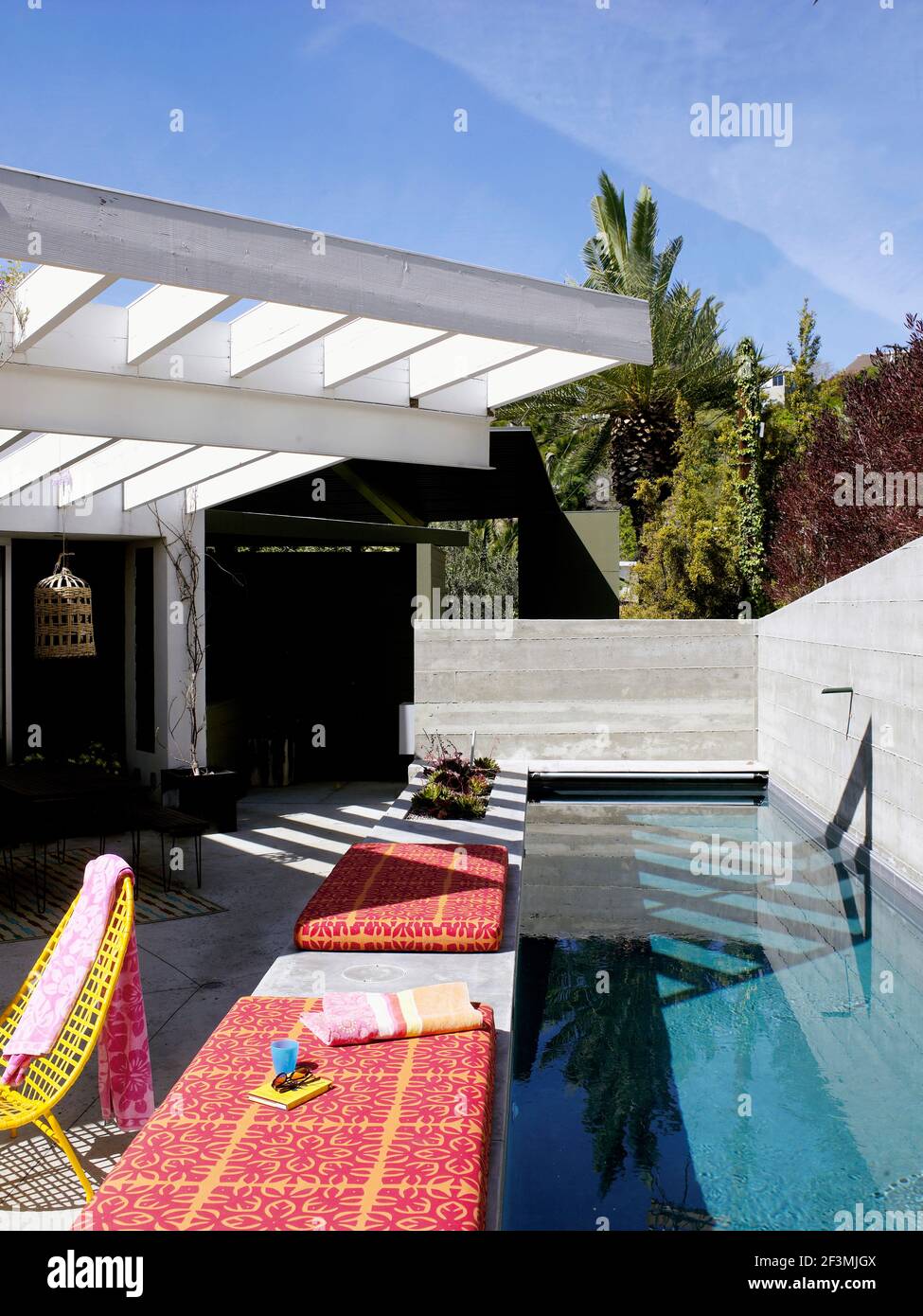 Lap pool hi-res stock photography and images - Alamy