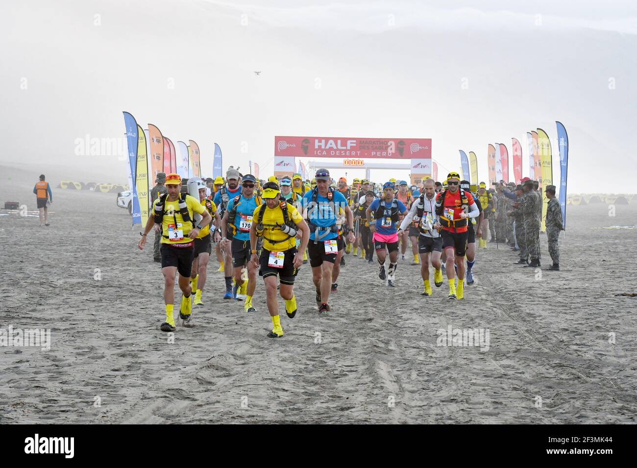 Start of the stage 2 of the 2018 Half Marathon Des Sables Peru, race of ...