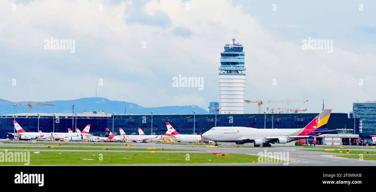Lauda air boeing hi-res stock photography and images - Alamy