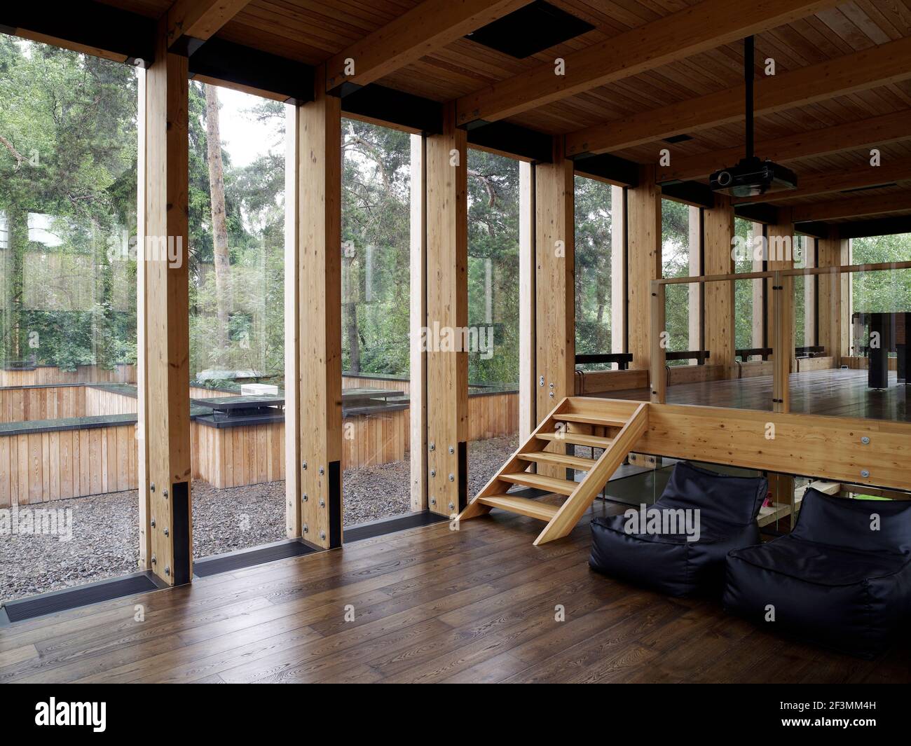 Split level room hi-res stock photography and images - Alamy