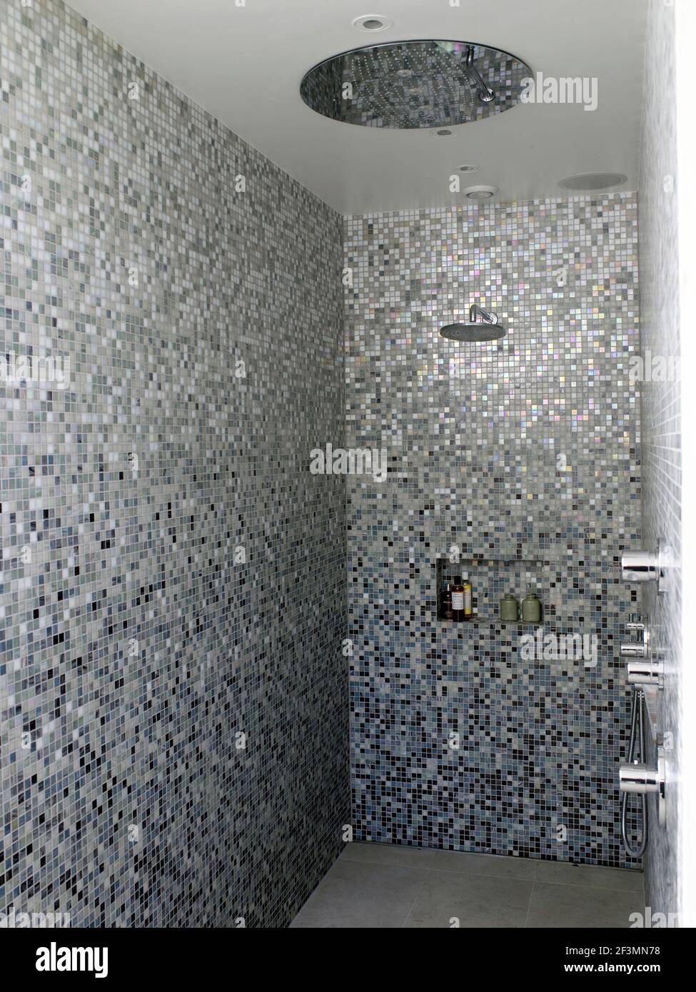 Shower recess hi-res stock photography and images - Alamy