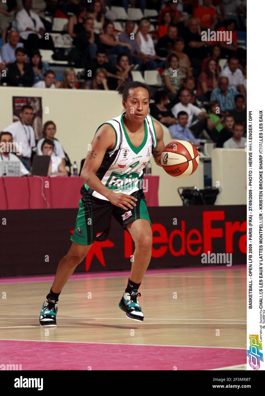 Sharp kristen brooke hi-res stock photography and images - Alamy