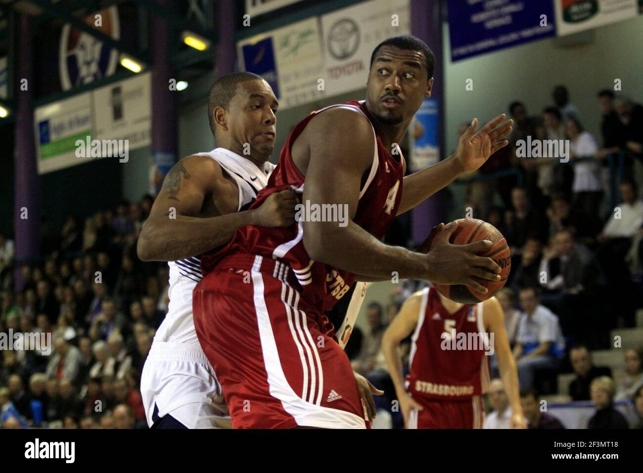 David simon basketball hi-res stock photography and images - Alamy
