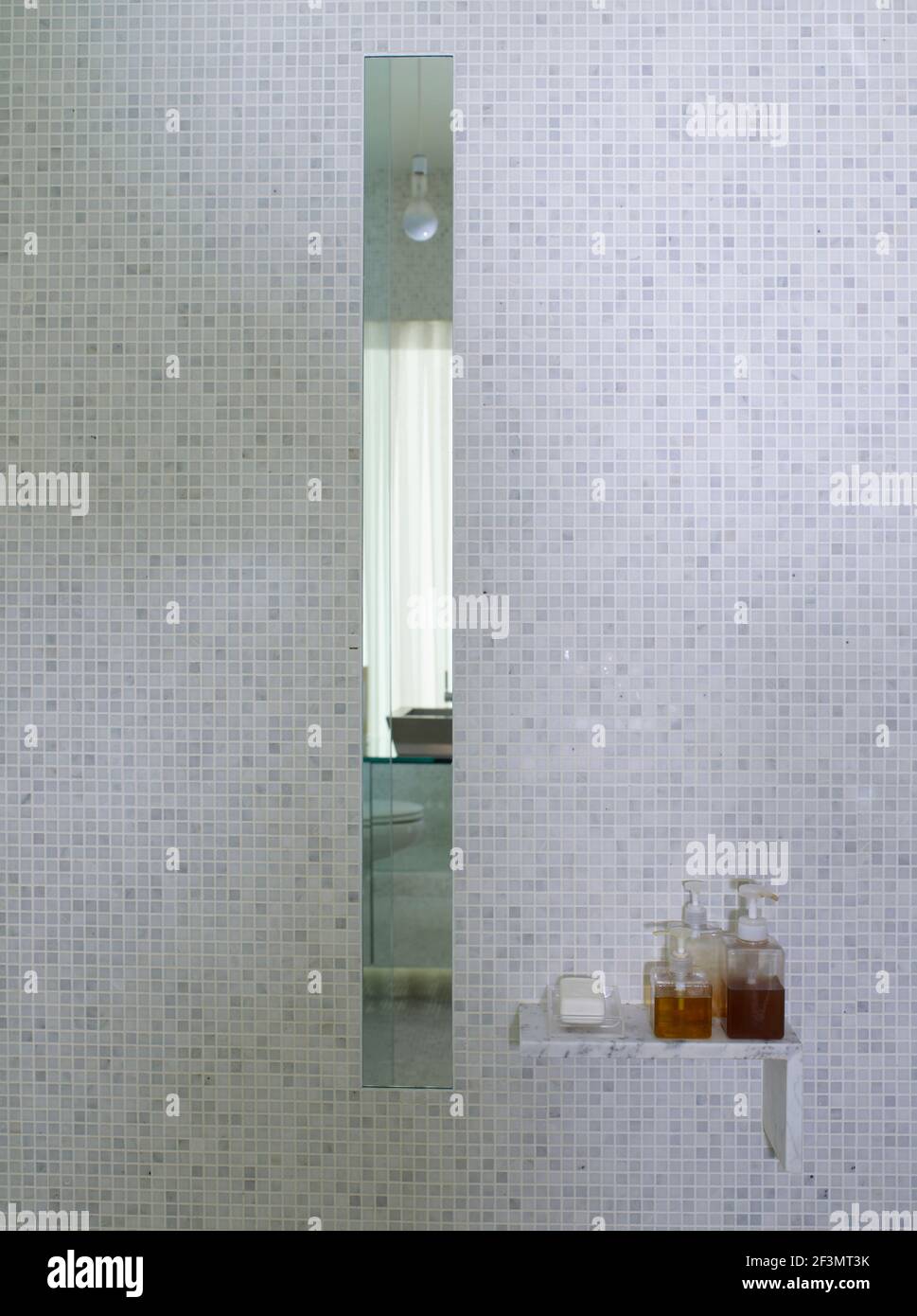 Inset shelving hi-res stock photography and images - Alamy