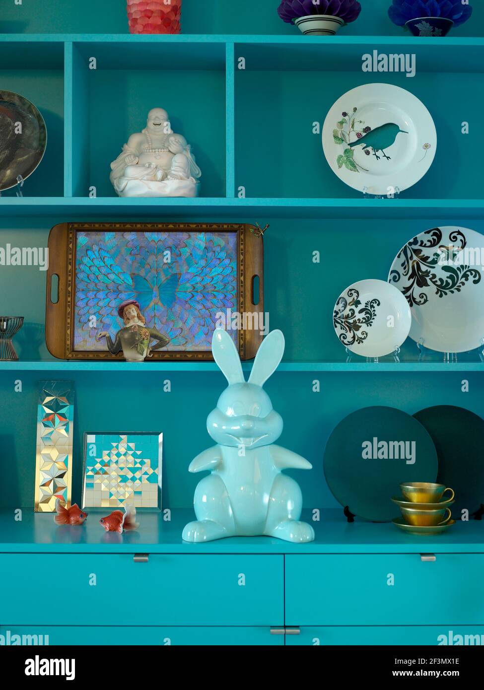 Kitsch items hi-res stock photography and images - Alamy