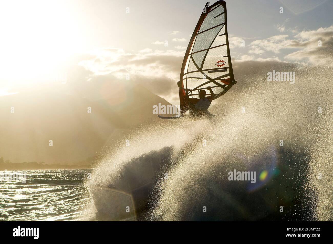 WINDSURFING - ILLUSTRATION - 27/11/2008 - HOTO : MAXIME HOUYVET / DPPI ...