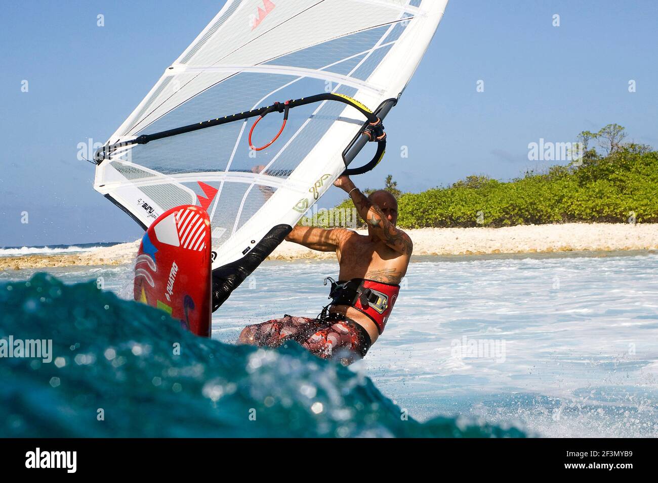 WINDSURFING - ILLUSTRATION - KEITH TEBOUL (USA) - MARSHALL ISLANDS - 2010 - PHOTO : MAXIME ...