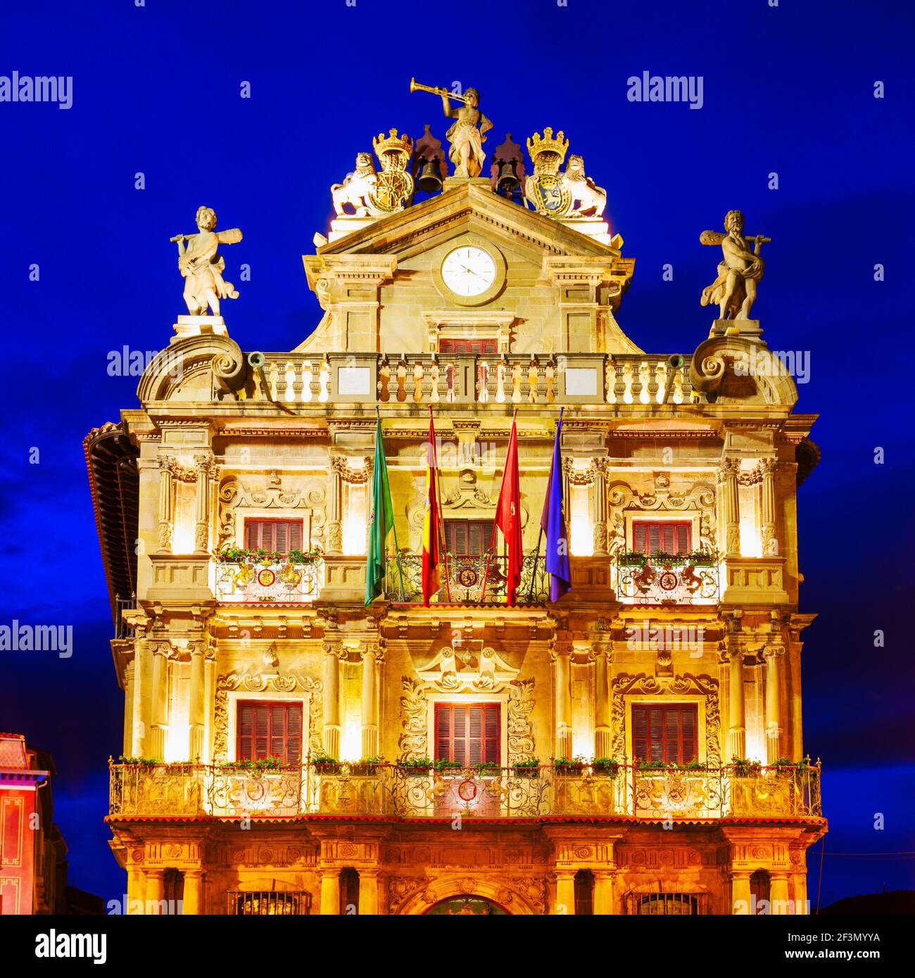 Pamplona architecture exterior old town hi-res stock photography and ...