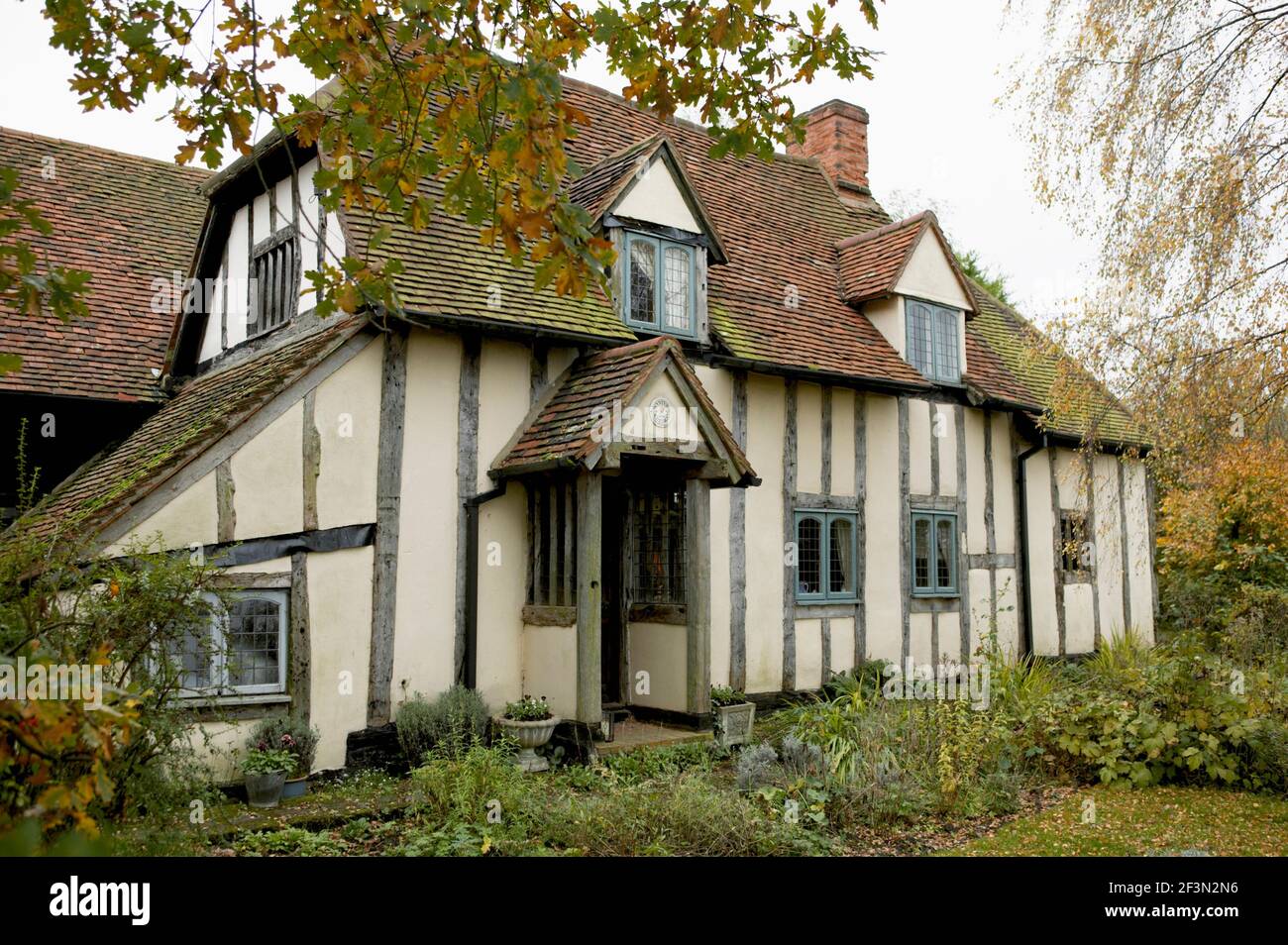 Exterior shot of 16th century Tudor cottage, Essex Stock Photo - Alamy