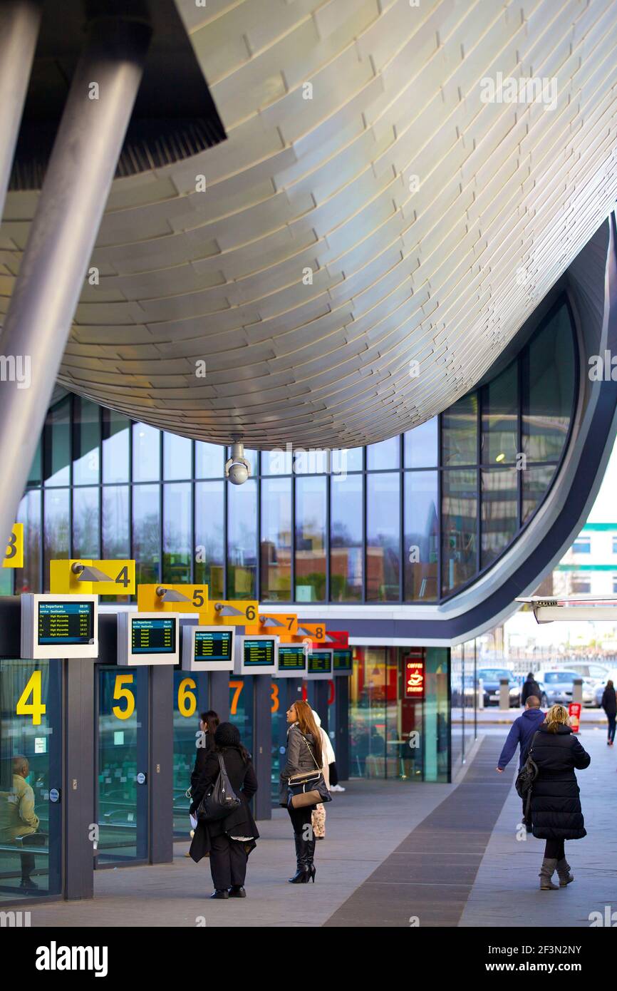 The bus station, Slough town centre Stock Photo - Alamy