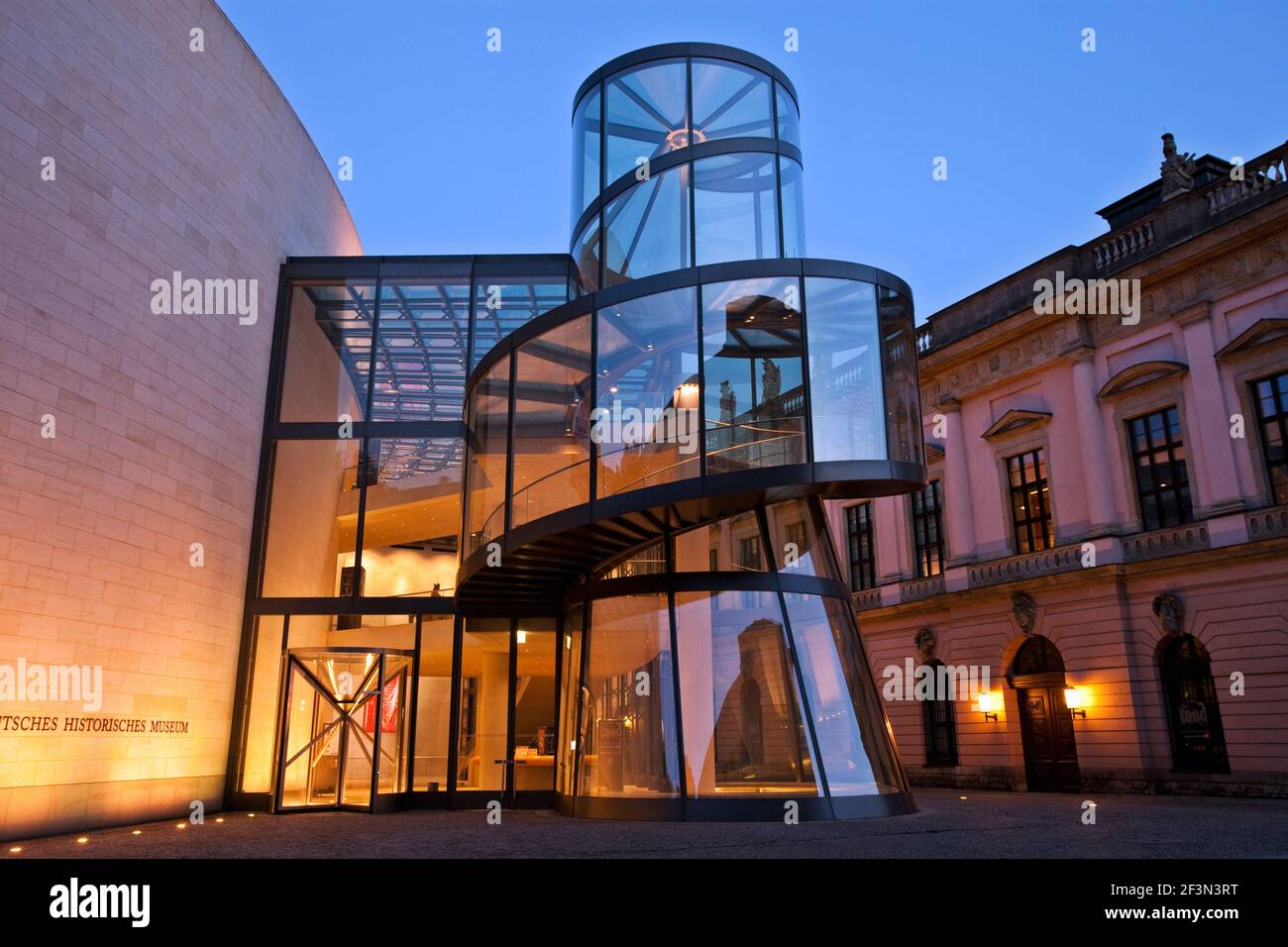 Glass tower hi-res stock photography and images - Alamy