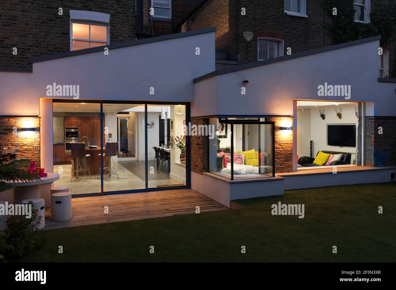 Kitchen extension building hi-res stock photography and images - Alamy