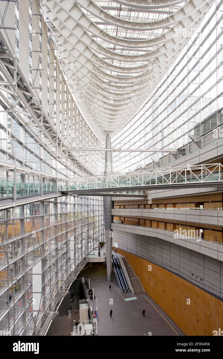 Inside tokyo international forum hi-res stock photography and images ...