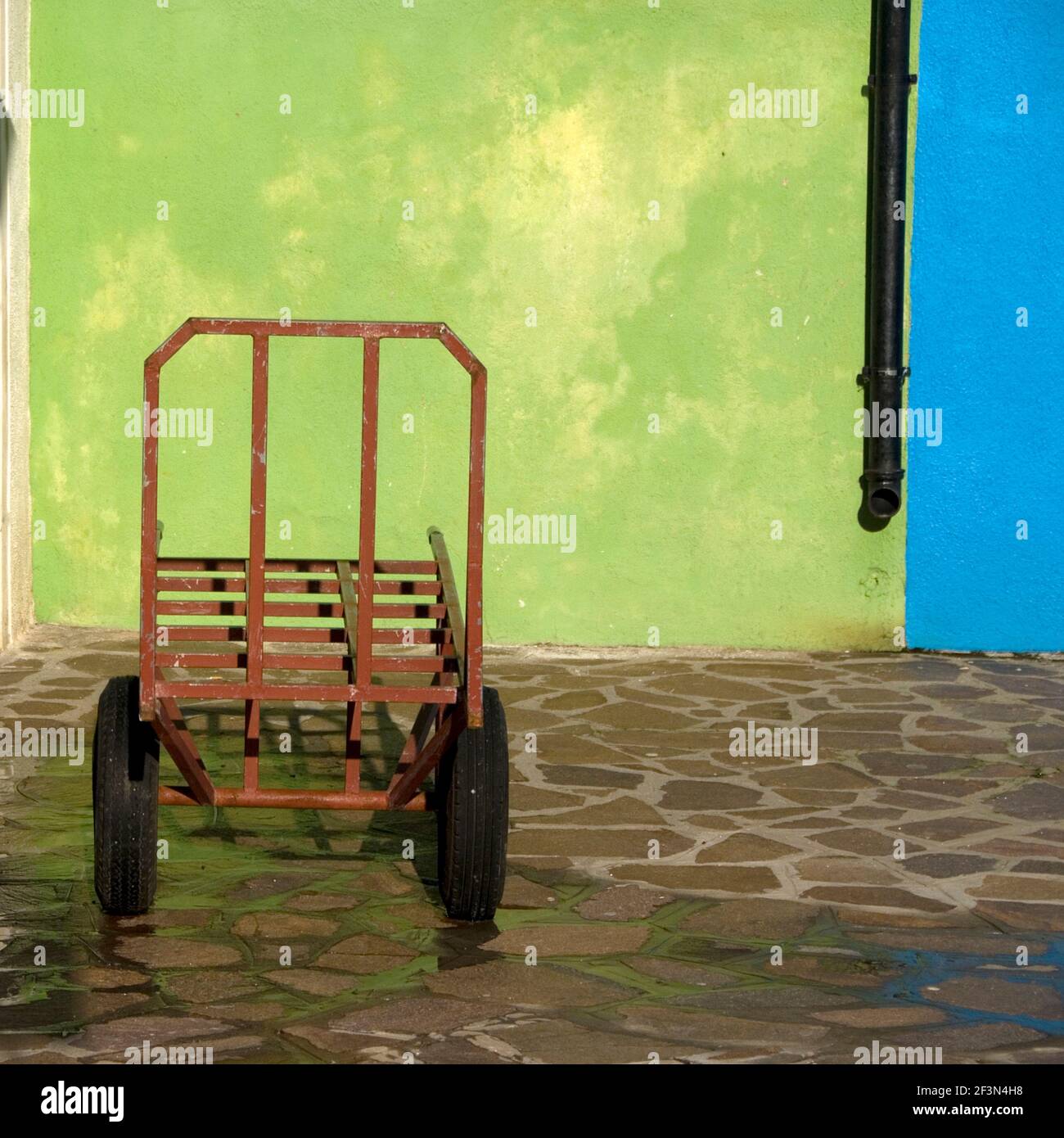 Pea cart hi-res stock photography and images - Alamy