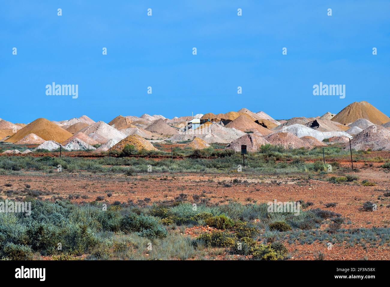 Rubble tip hi-res stock photography and images - Alamy