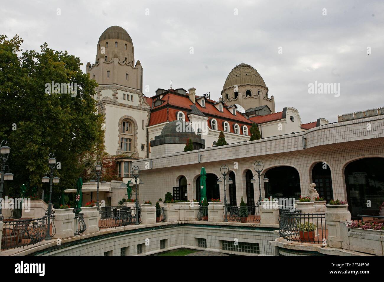 Gellert furdo hi-res stock photography and images - Alamy
