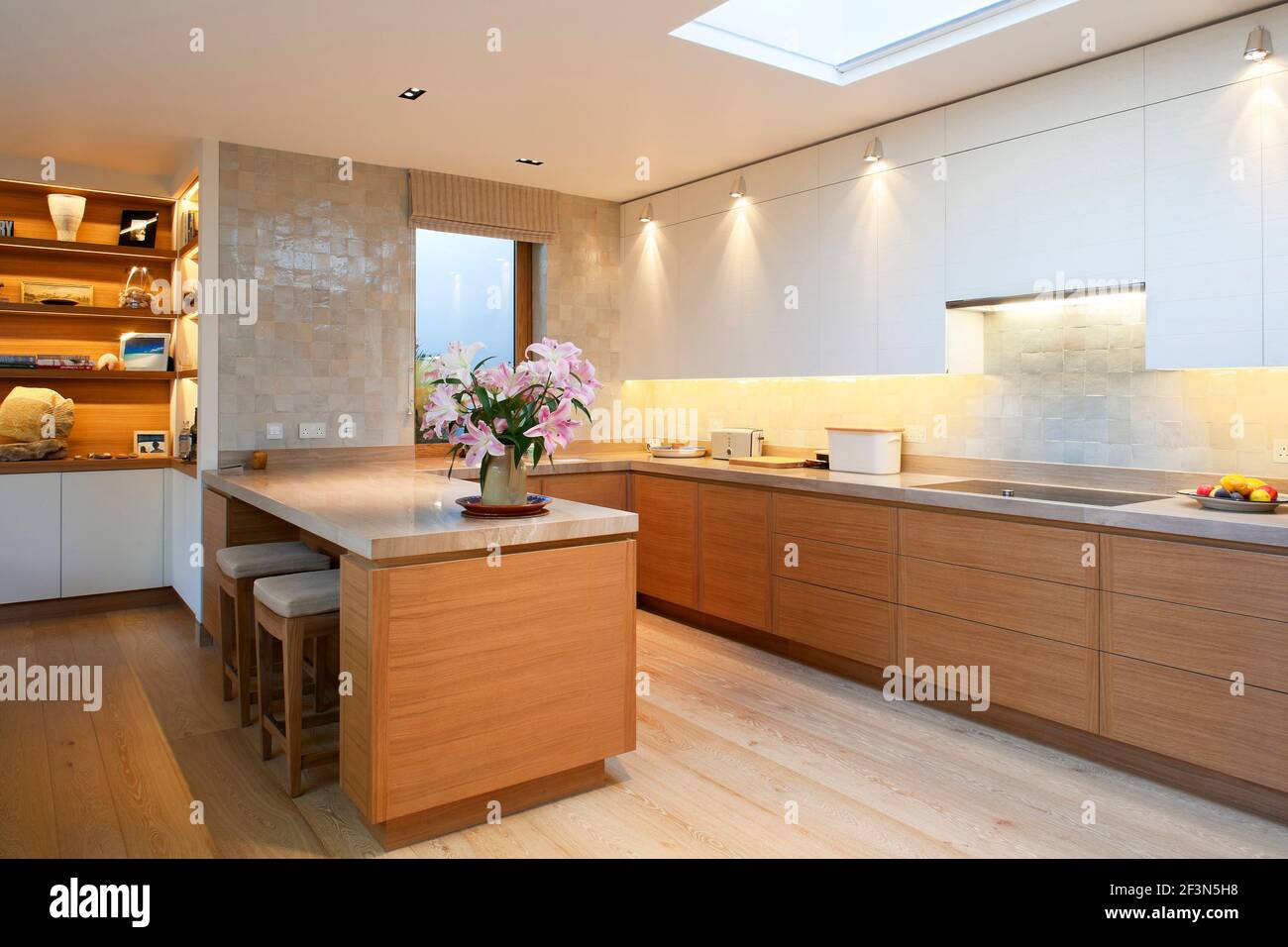 Kaizen hi-res stock photography and images - Alamy