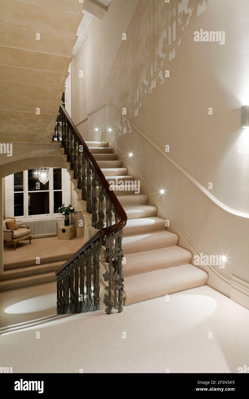 Imposing balustrade hi-res stock photography and images - Alamy