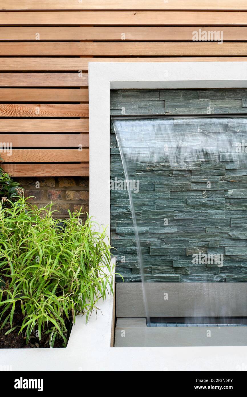 Slate water feature hi-res stock photography and images - Alamy