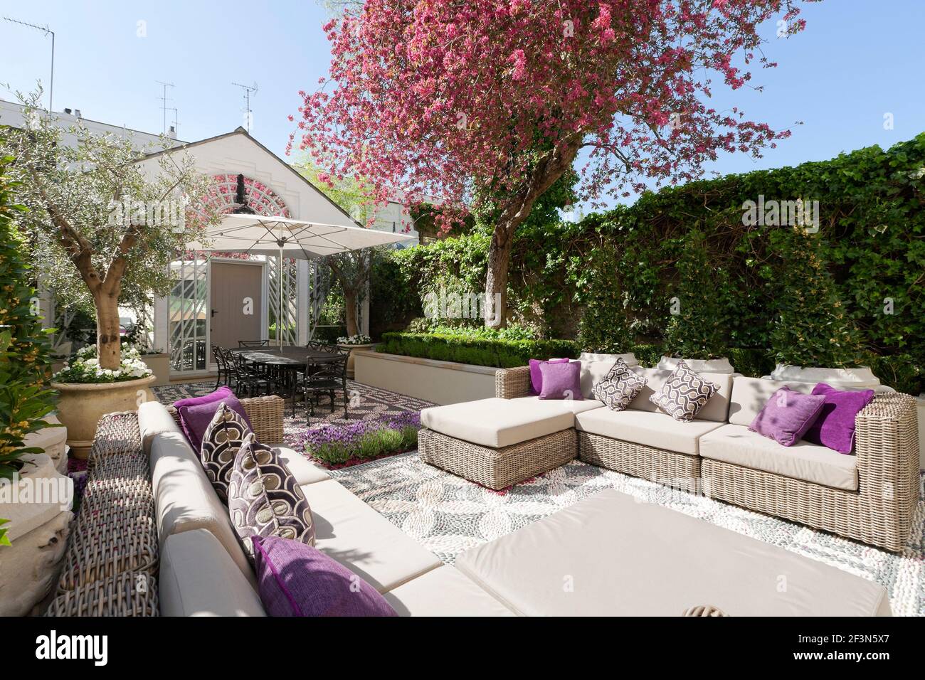 Grade I listed - Sir John Nash regency family home overlooking Regents ...