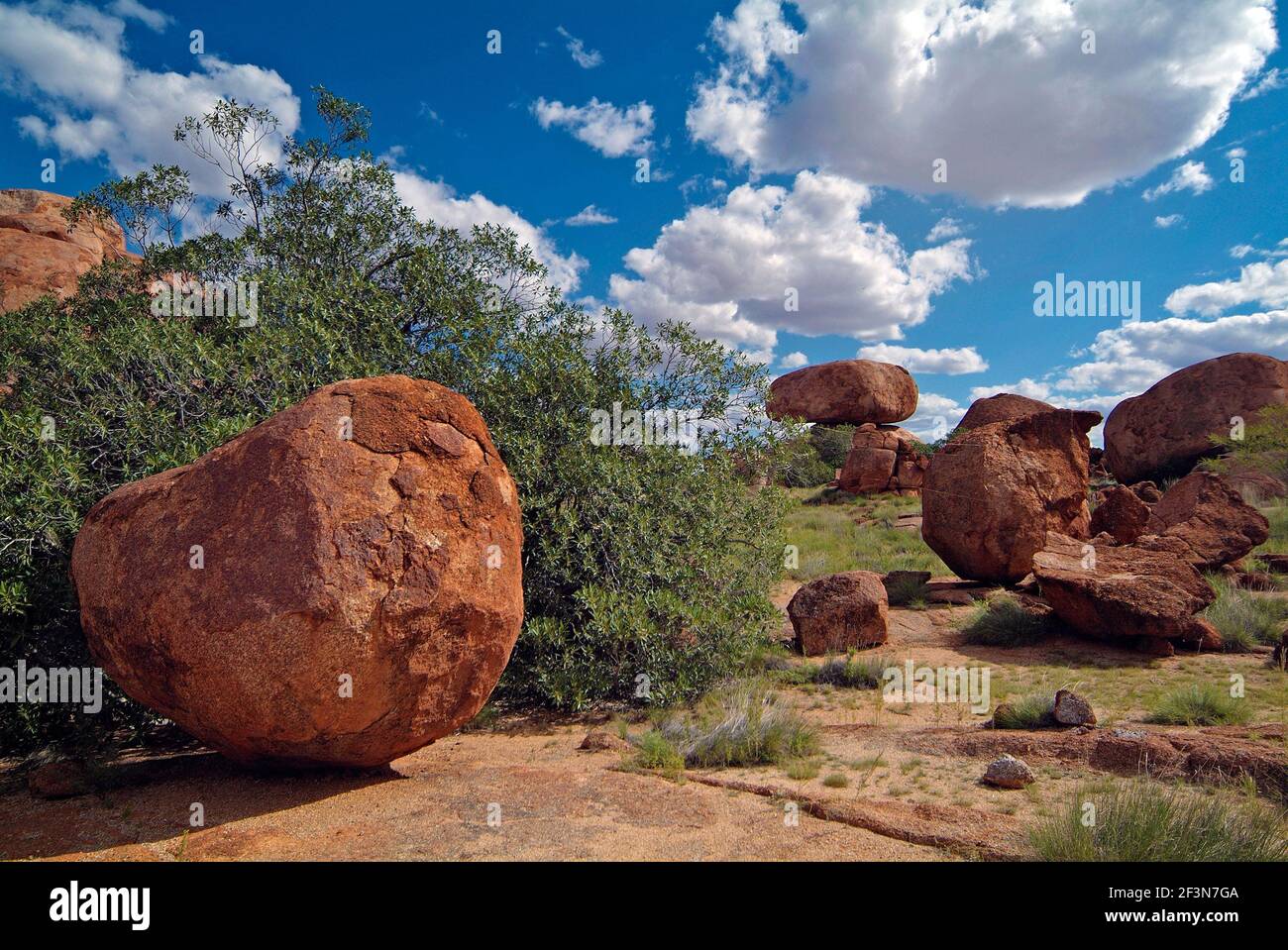 Australia, natural rock formation devils marbles in Northern Territory ...