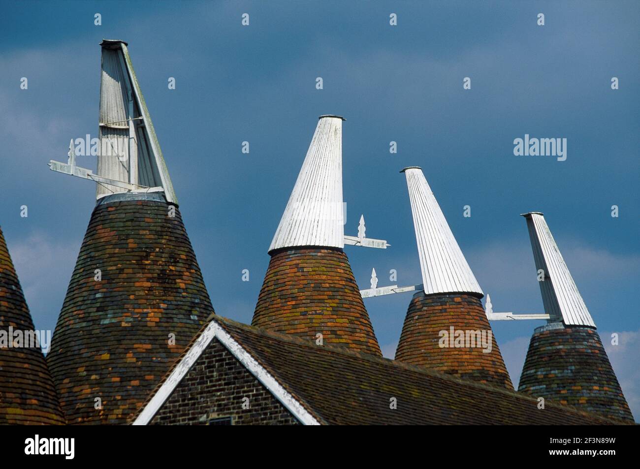 Hop kilns hi-res stock photography and images - Alamy