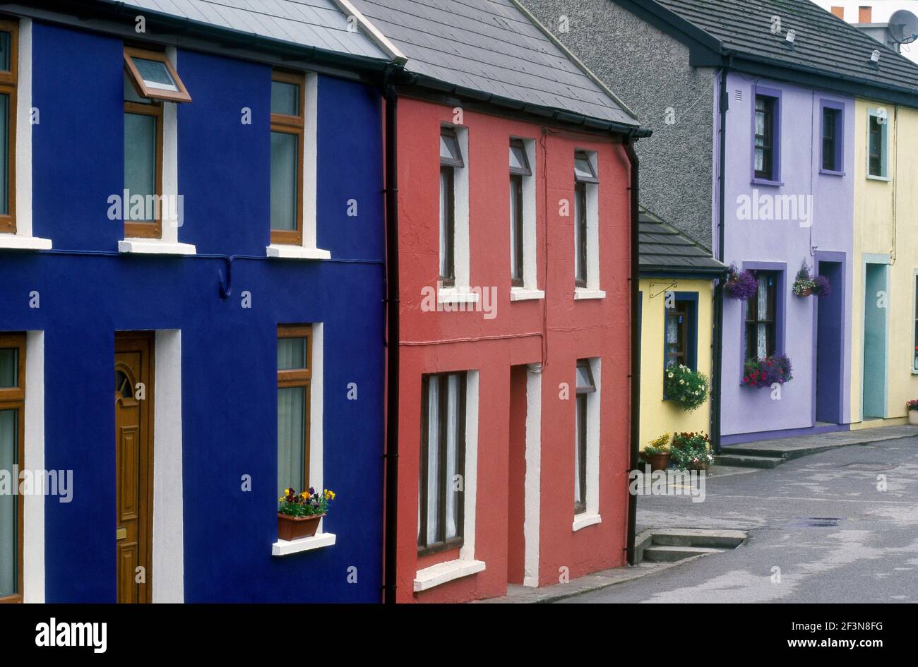 Ochre painted house hi-res stock photography and images - Alamy