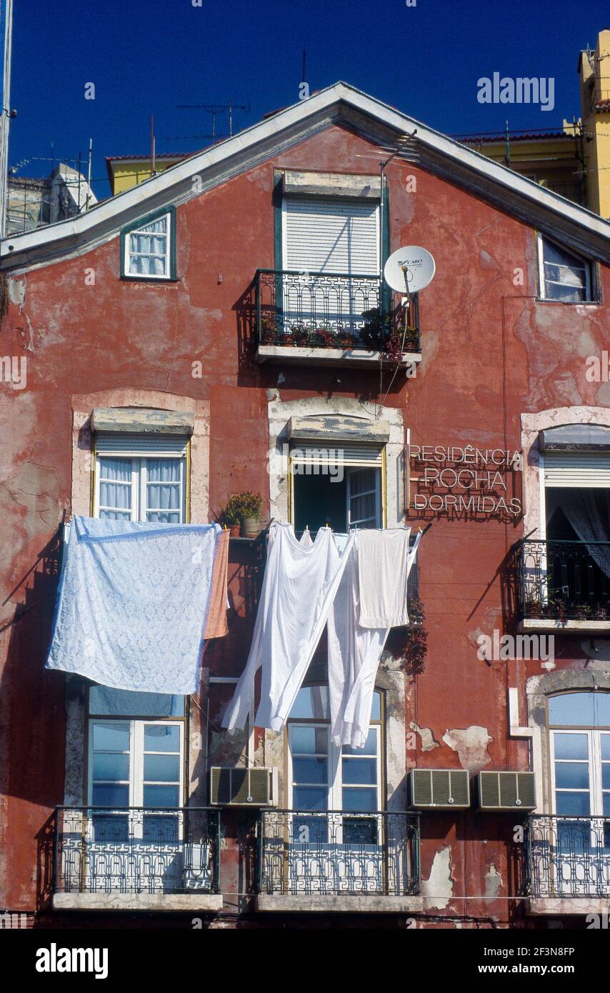 Laundry hanging from washing lines hi-res stock photography and images ...