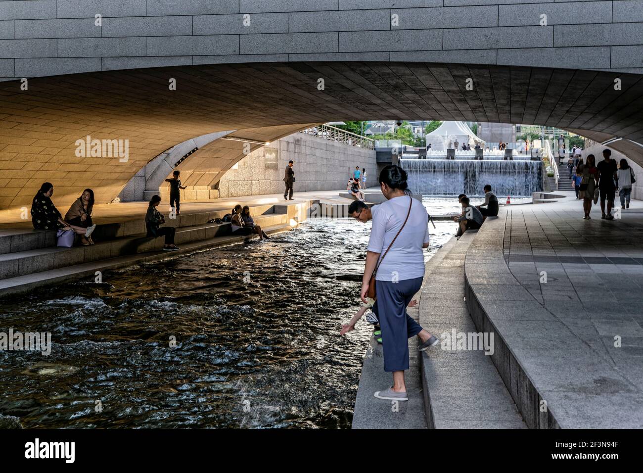 Seoul, South Korea. 30th May, 2017. Walk along Cheonggyecheon Stream ...