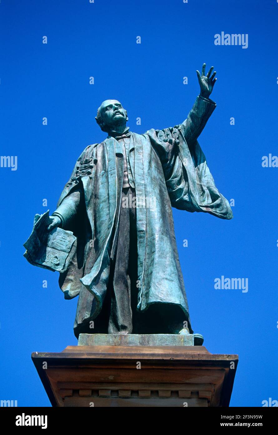 There is a statue of Thomas Edward Ellis, the nationalist and ...