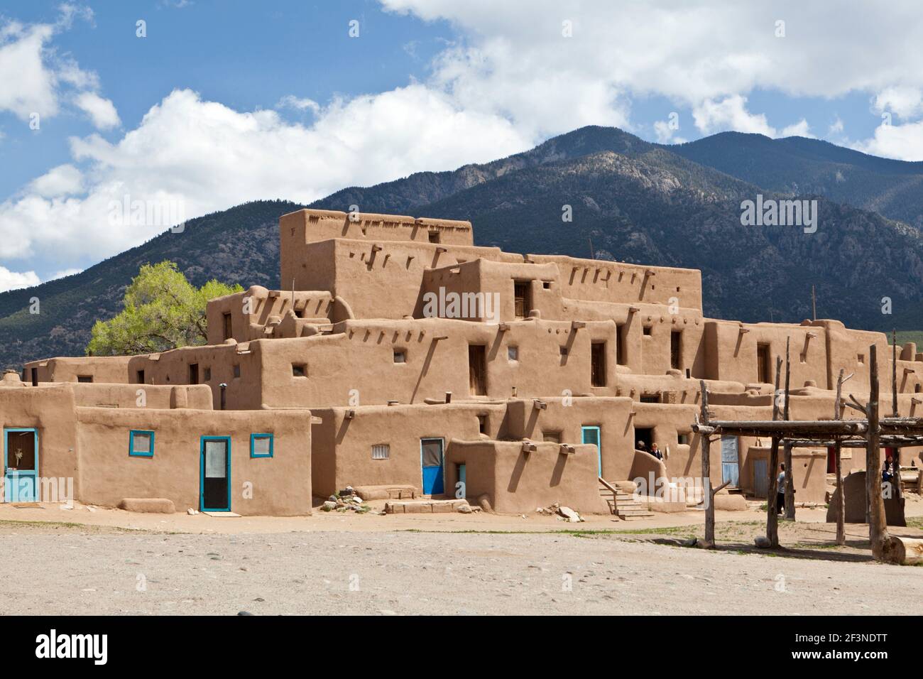 Native american settlement hi-res stock photography and images - Alamy