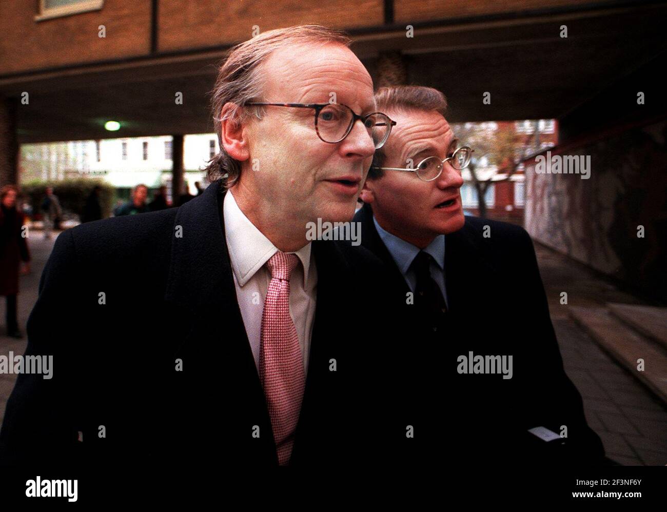 John Gummer and David Maclean arrivce at the BSE inquiry Stock Photo ...