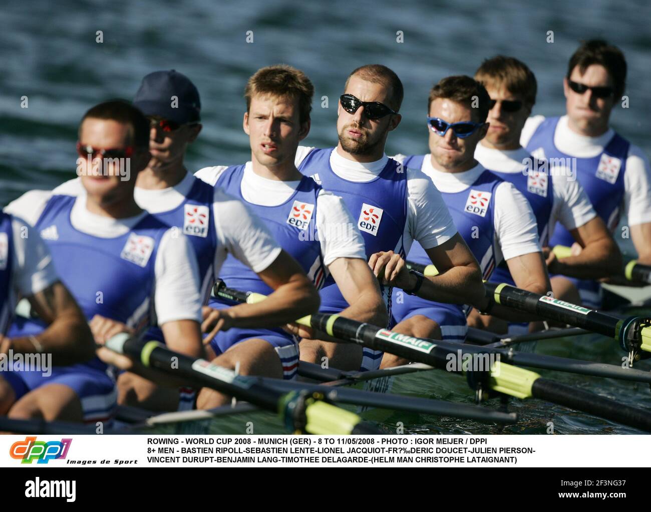 8 man rowing team hi-res stock photography and images - Alamy