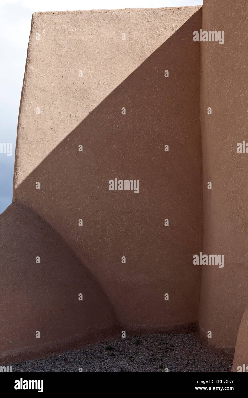 Bold shape hi-res stock photography and images - Alamy